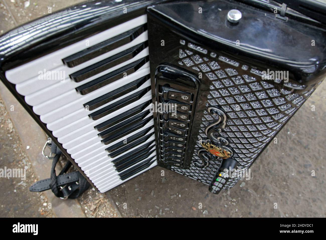 Instruments accordion hi-res stock photography and images - Alamy