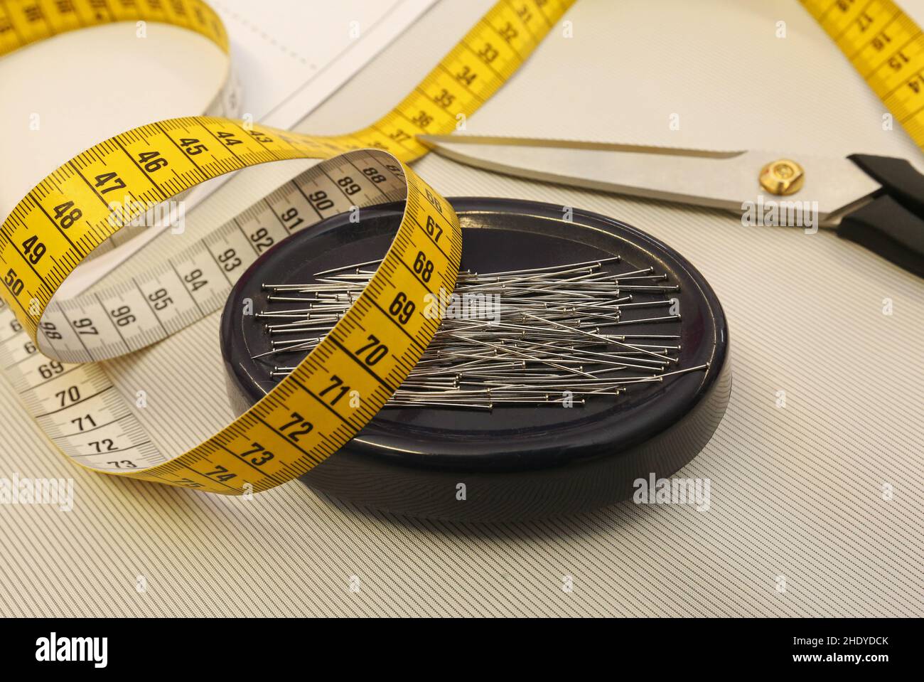 Tailors measures hi-res stock photography and images - Alamy