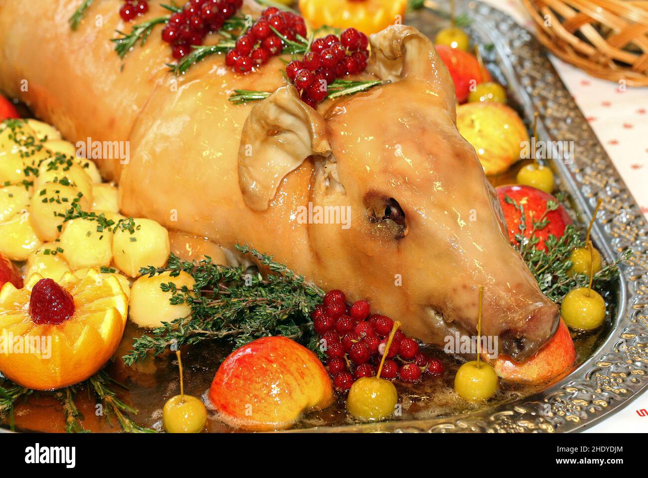 suckling pig, feast, suckling pigs, feasts Stock Photo - Alamy