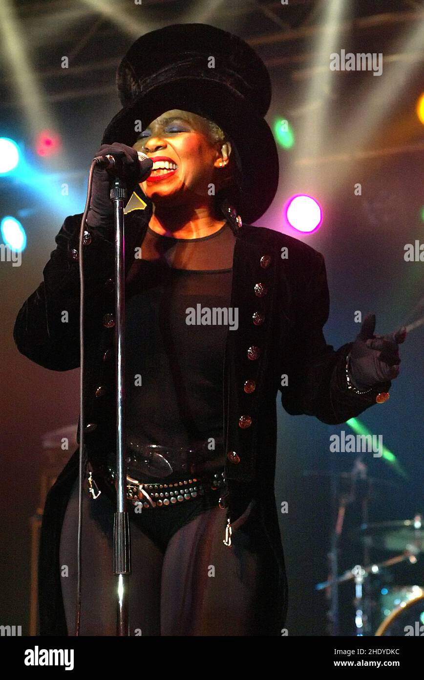 Mature woman rock and roll hi-res stock photography and images - Alamy