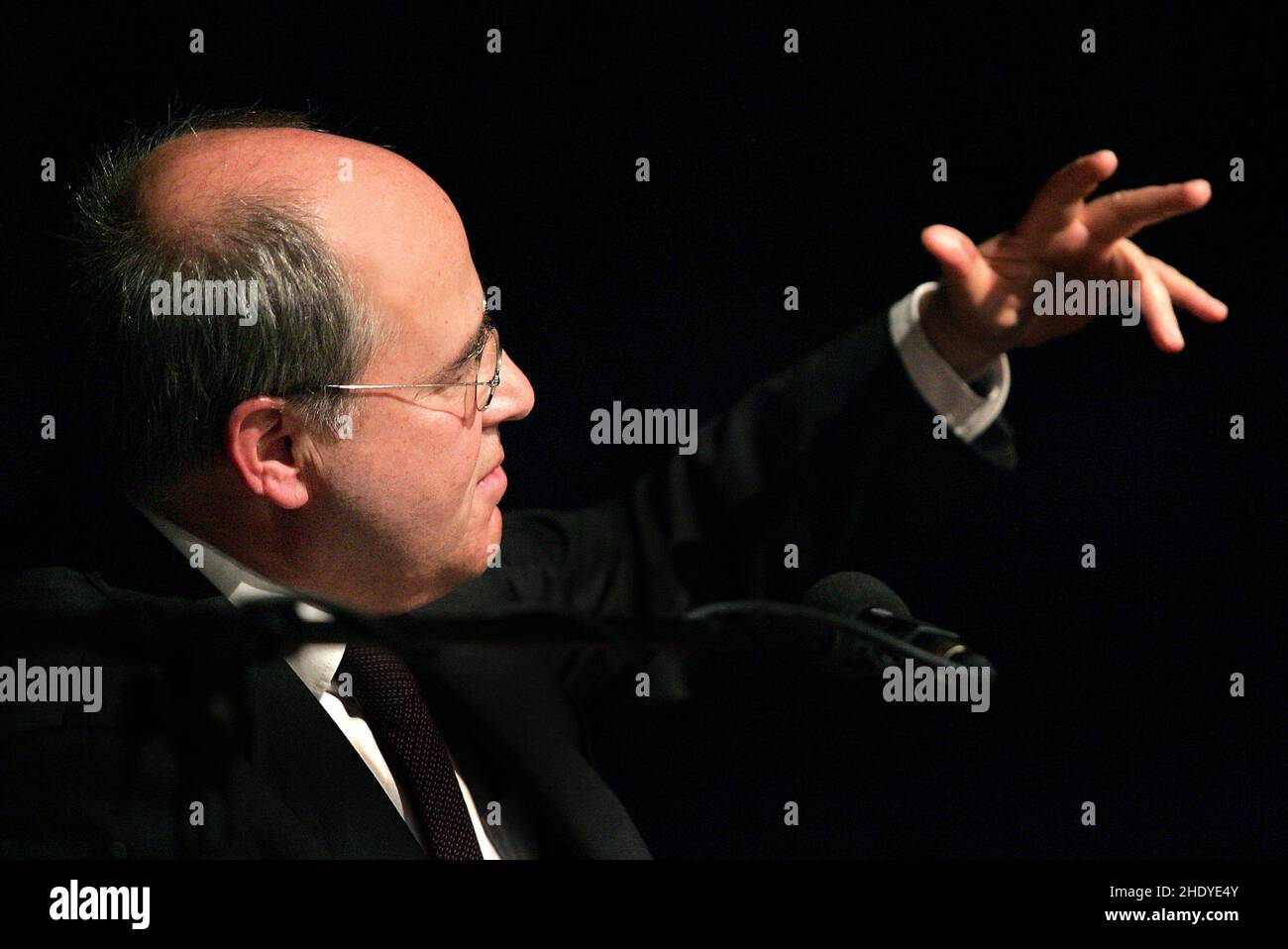 Politician hand gesture hi-res stock photography and images - Alamy