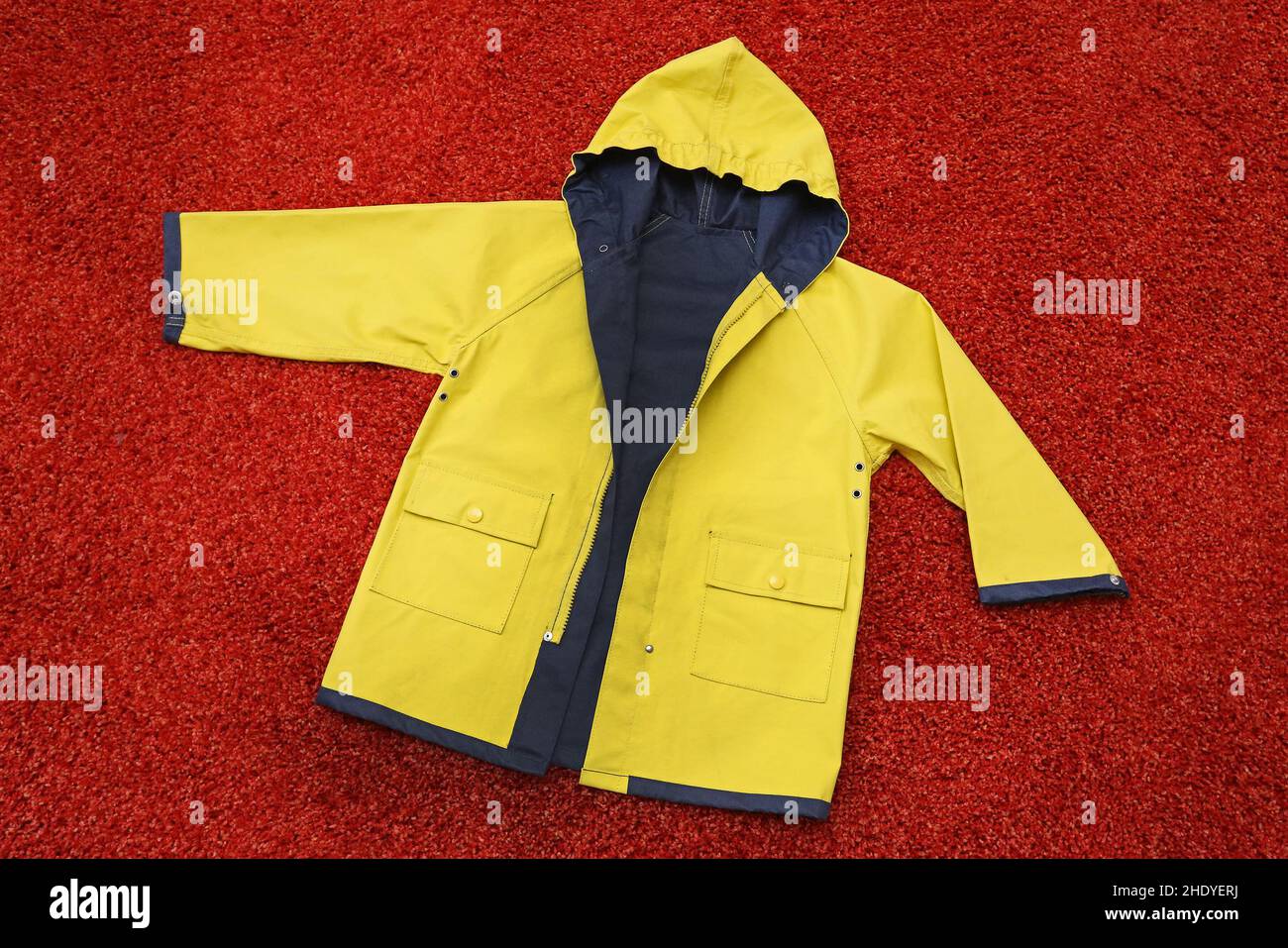 Weatherproof coats hi-res stock photography and images - Alamy
