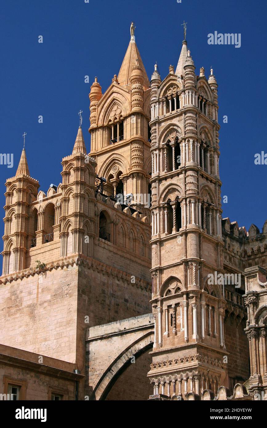 cathedral of santa maria nuova Stock Photo - Alamy