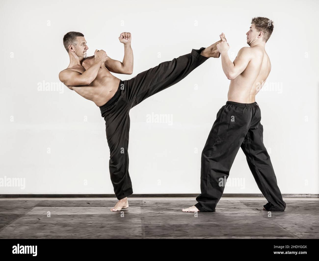 Defensive arts hi-res stock photography and images - Alamy