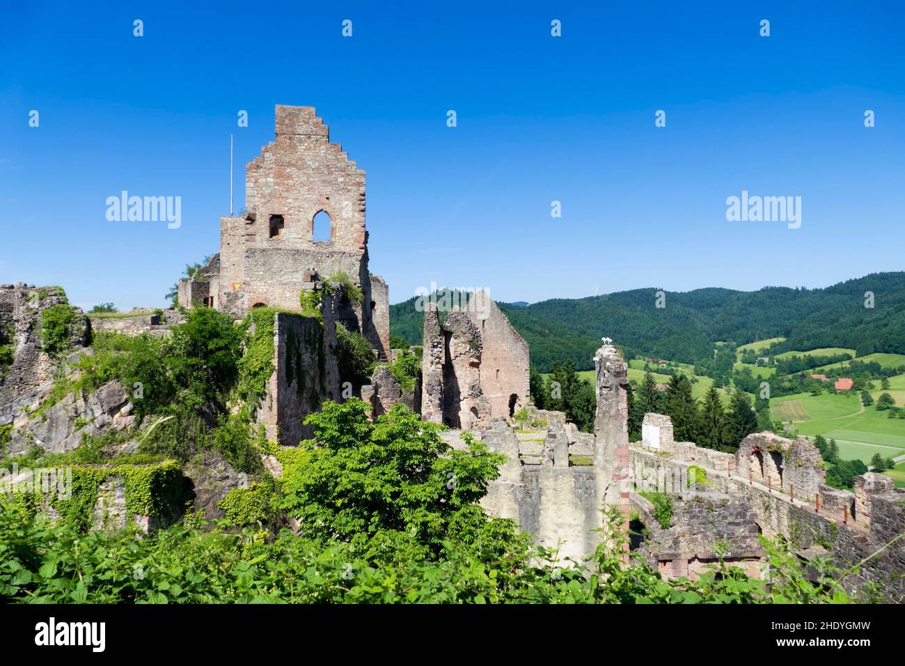 Run down medieval castle ruins hi-res stock photography and images - Alamy