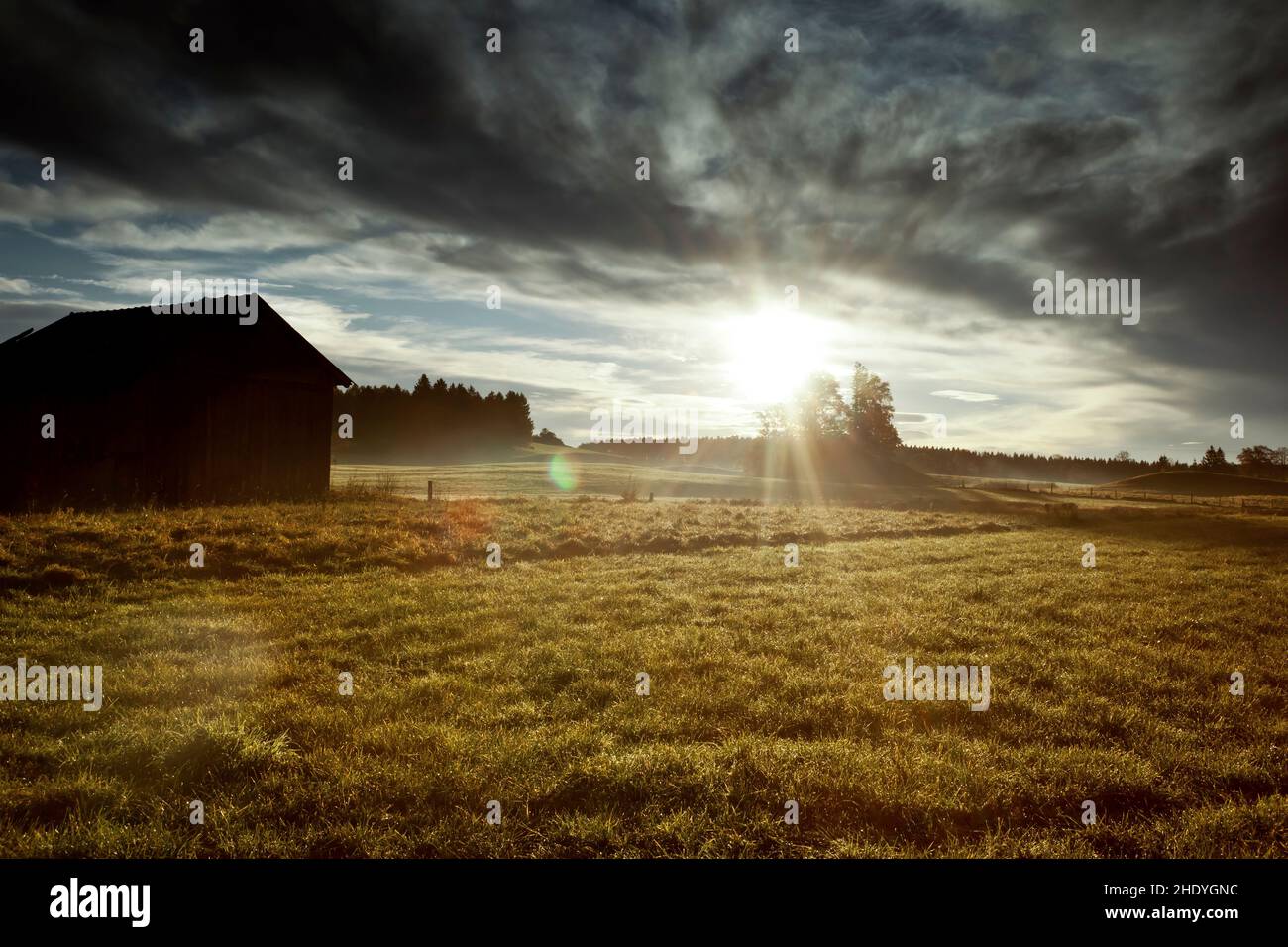 Fall scenes barn hi-res stock photography and images - Alamy