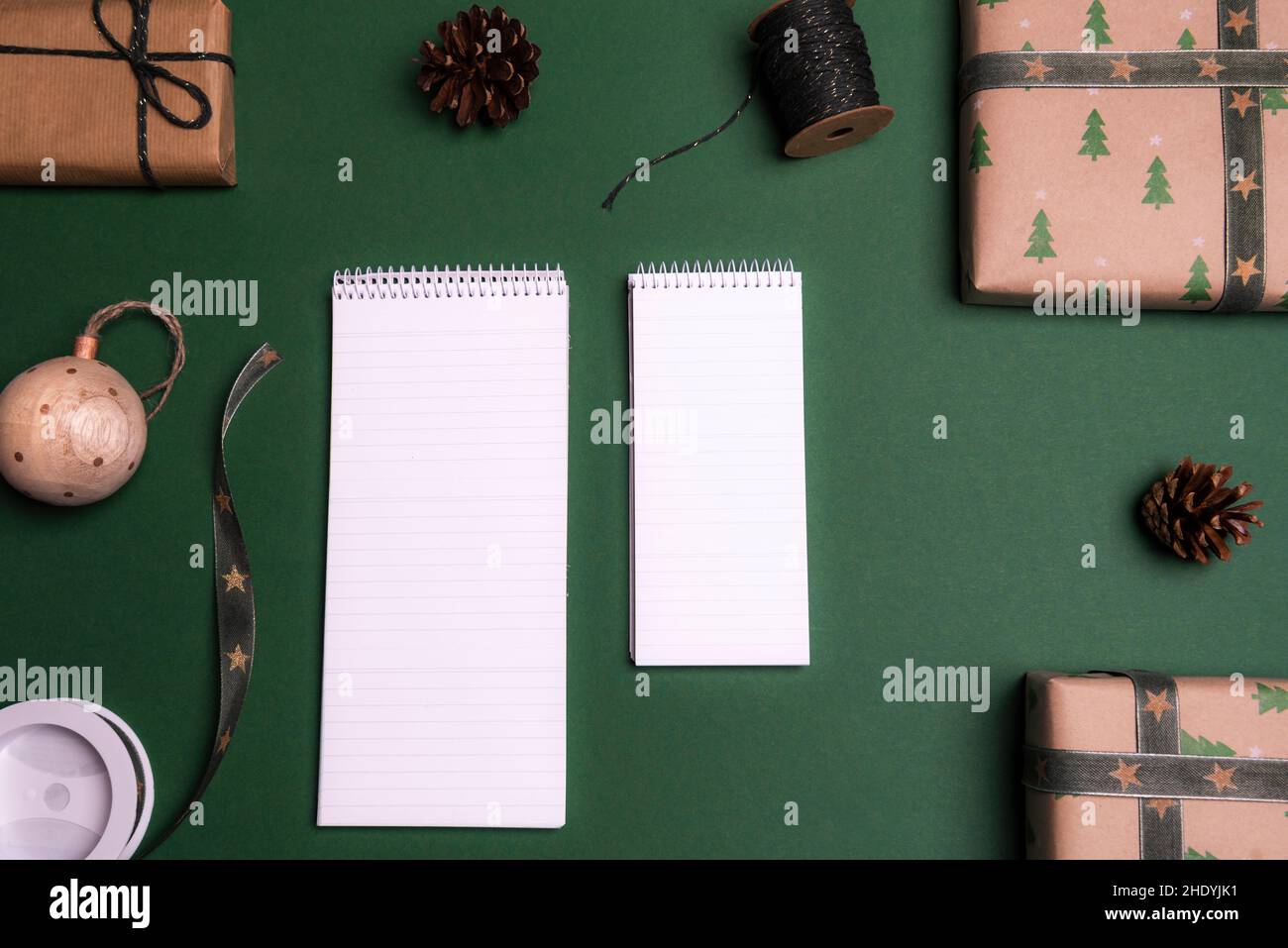 gift, notepad, packing, gifts, present, notepads Stock Photo - Alamy