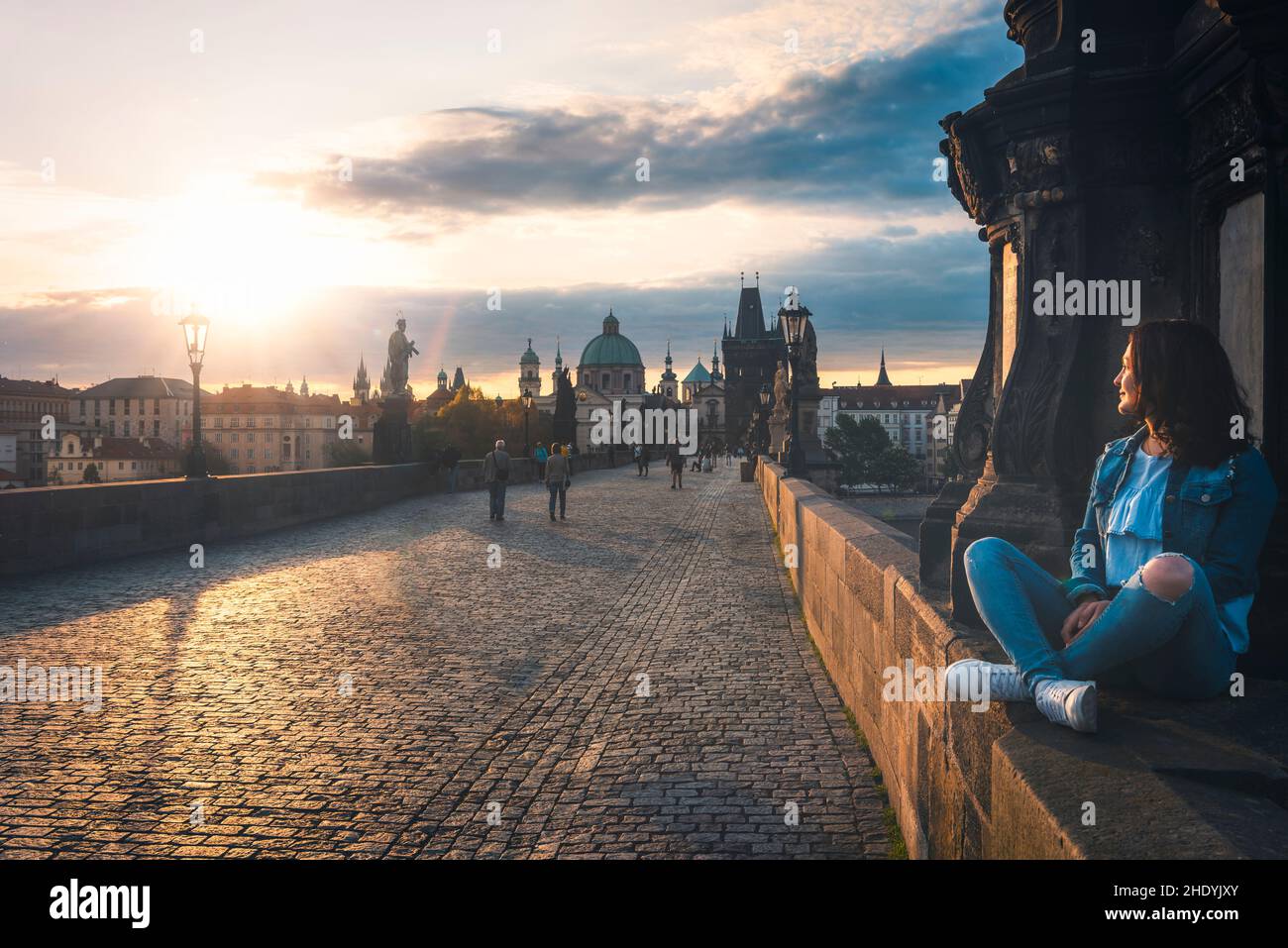 Architecture woman female women hi-res stock photography and images - Alamy