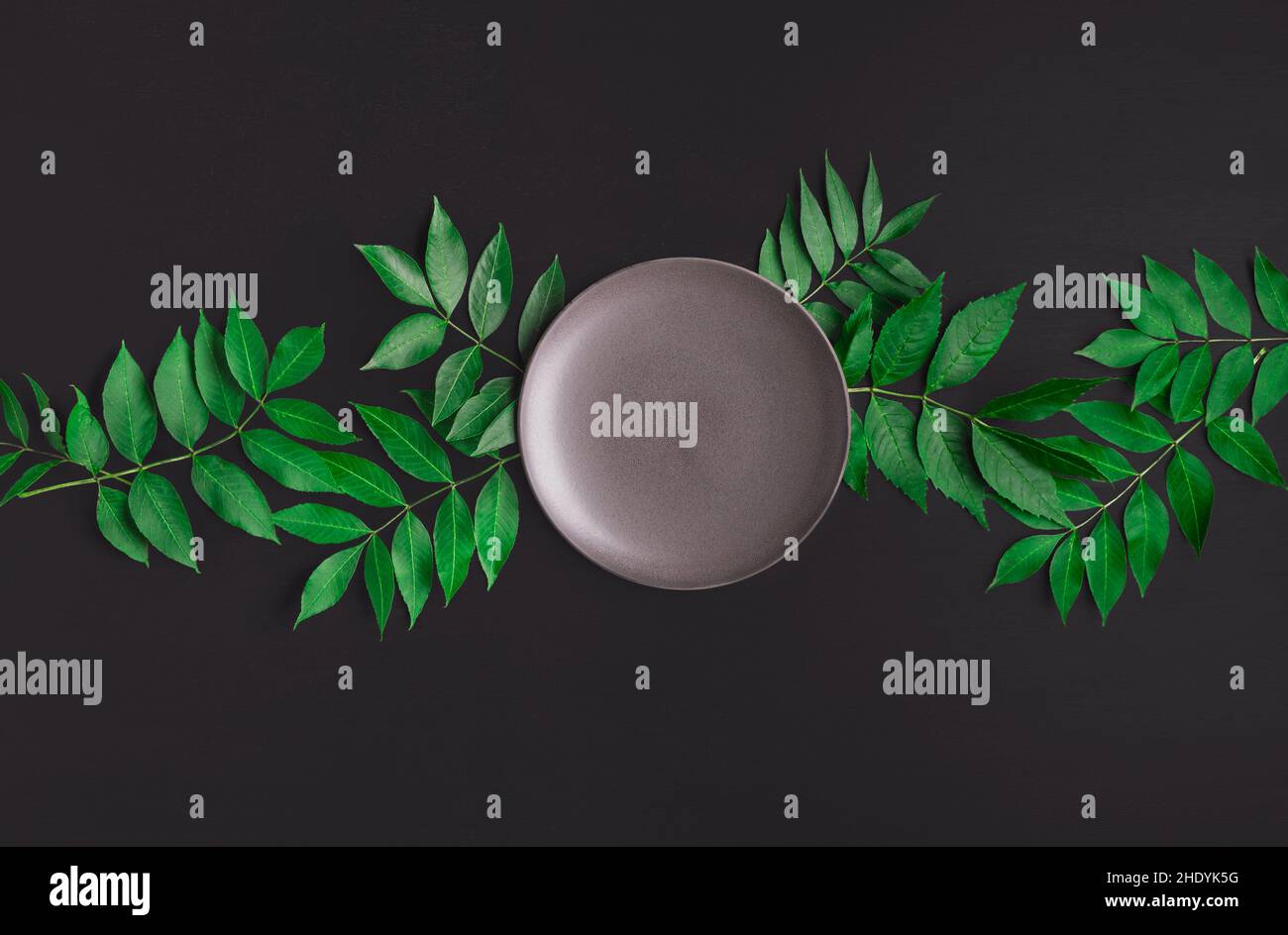 leaves, ceramic plate, leaf, ceramic plates Stock Photo - Alamy