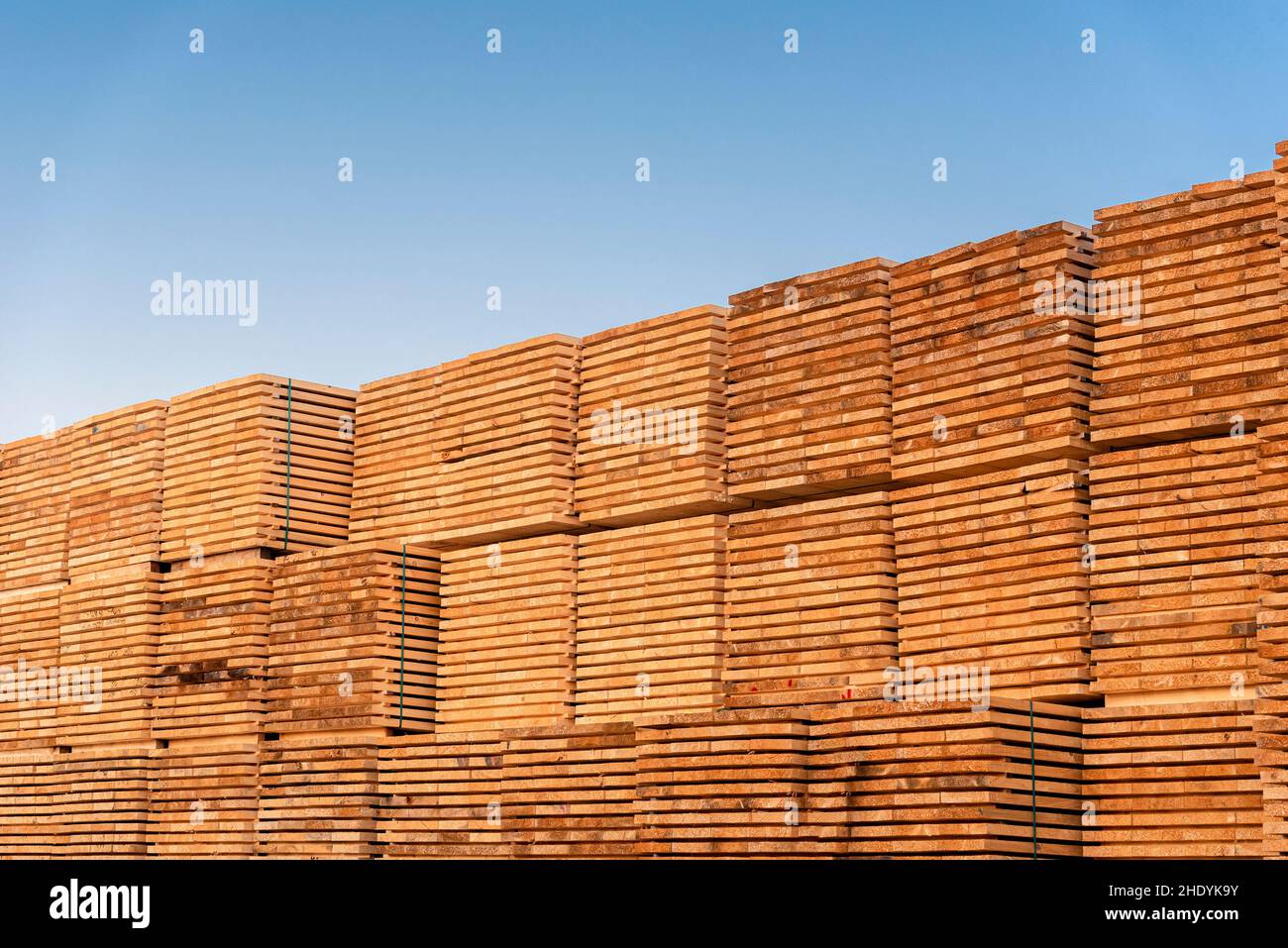 Commodity boards hi-res stock photography and images - Alamy