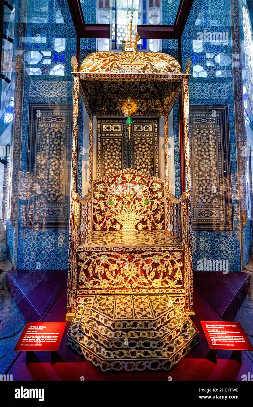 Throne room topkapi palace hi-res stock photography and images - Alamy