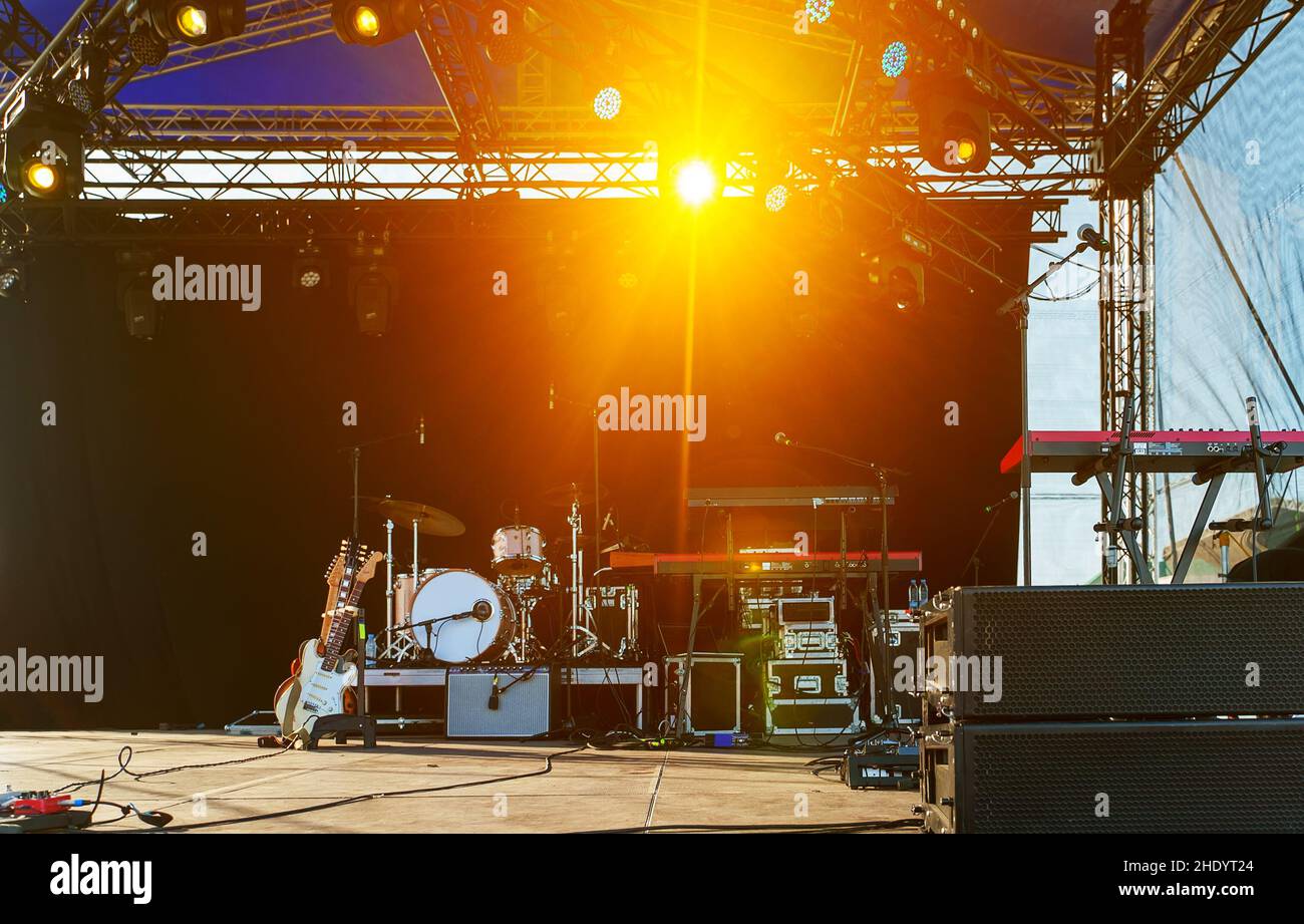 Musical instruments on stage before the concert Stock Photo - Alamy