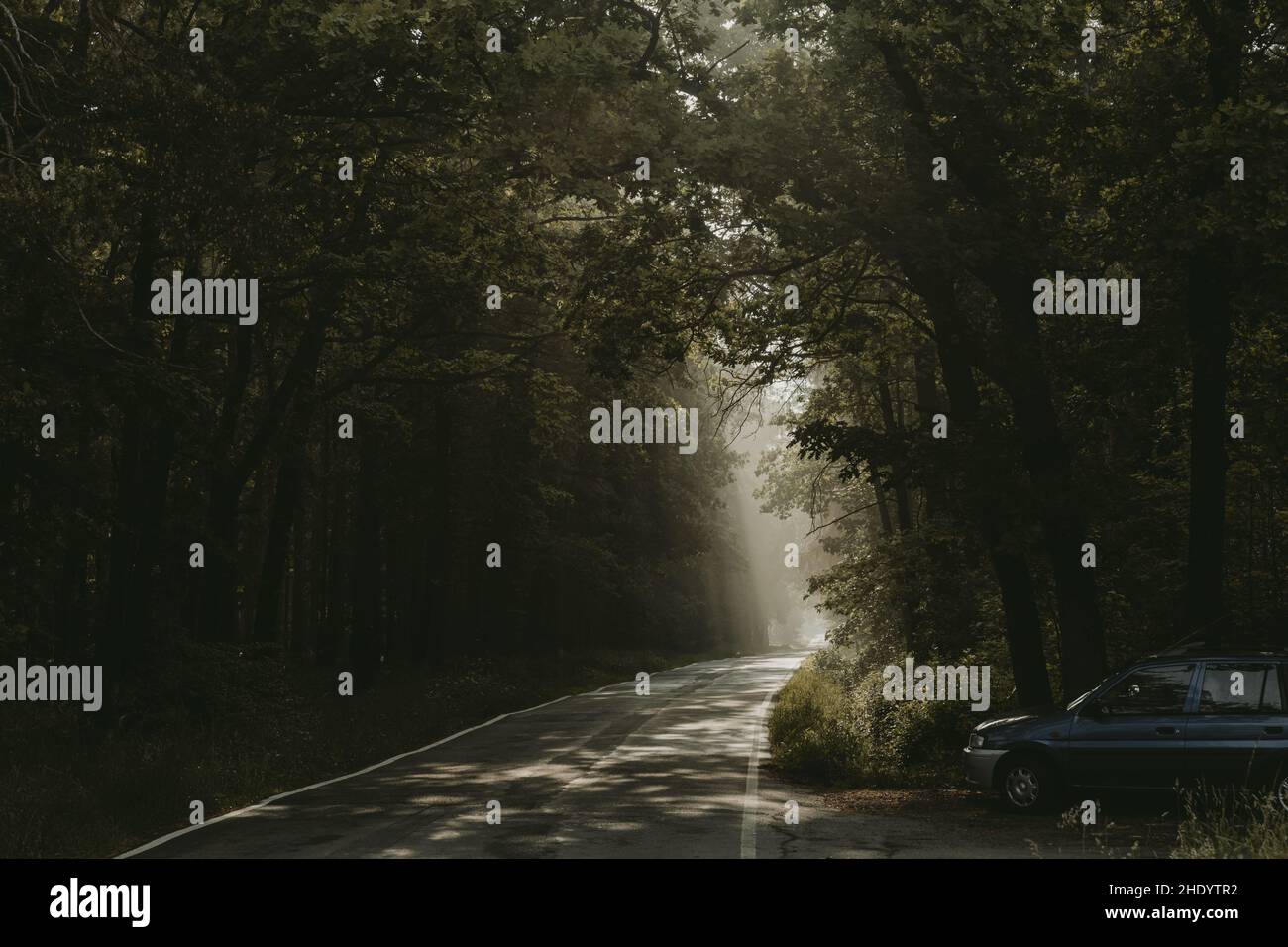 Light rays on road hi-res stock photography and images - Alamy