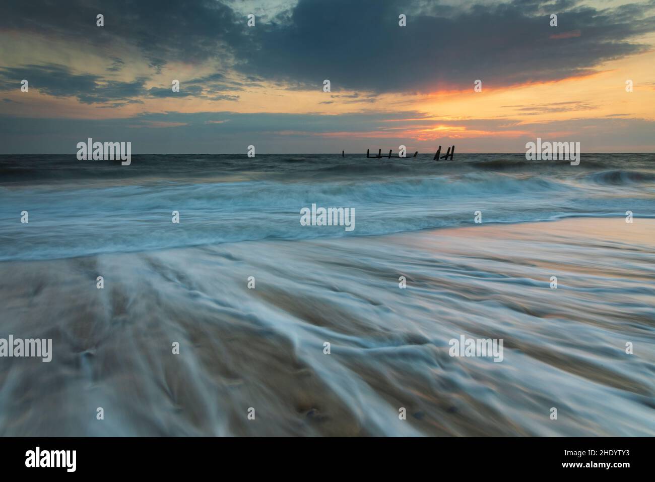 Happisburgh beach sunset hi-res stock photography and images - Alamy
