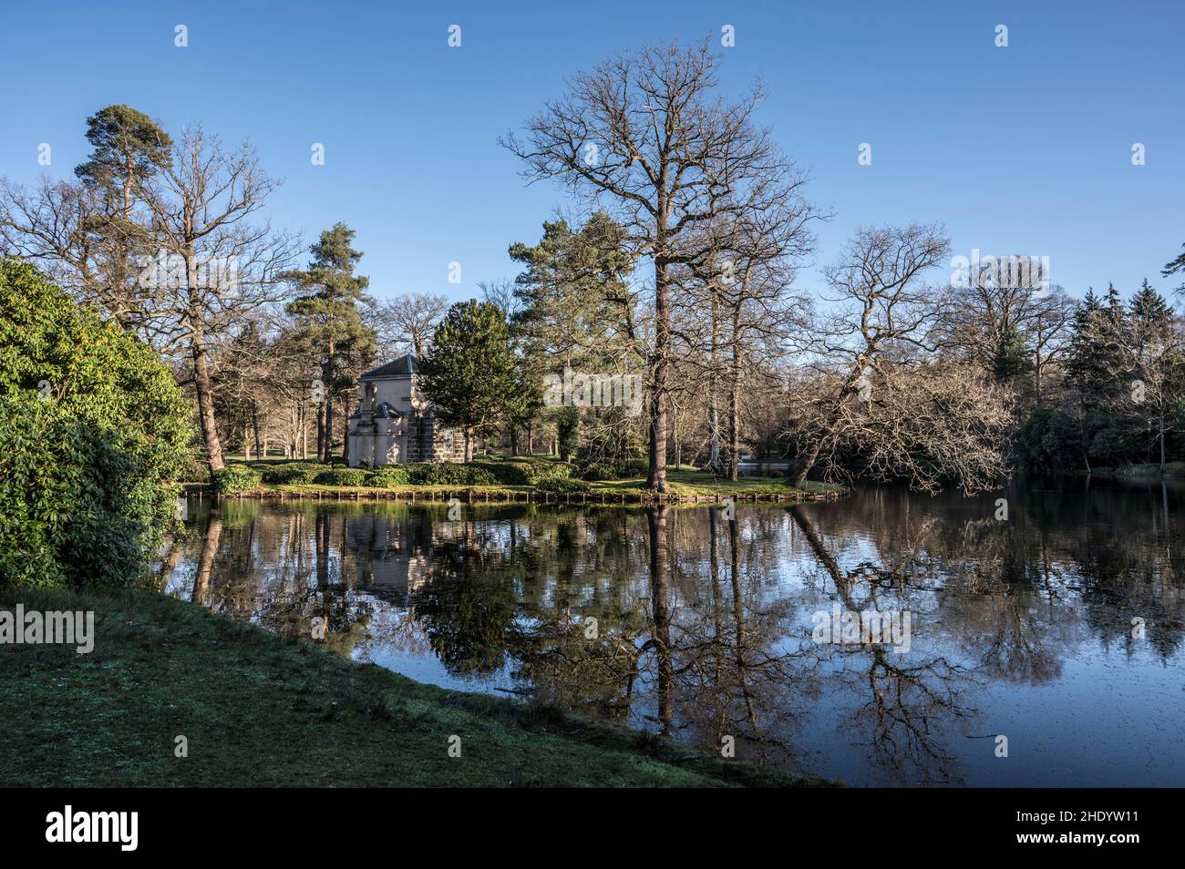 Lake at Claremont gardens in Esher Surrey Stock Photo - Alamy
