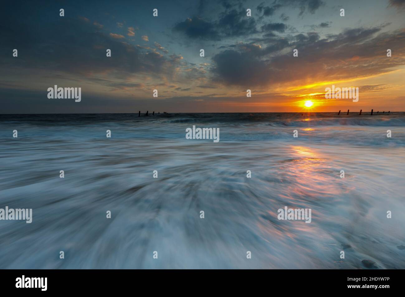 Happisburgh beach sunset hi-res stock photography and images - Alamy