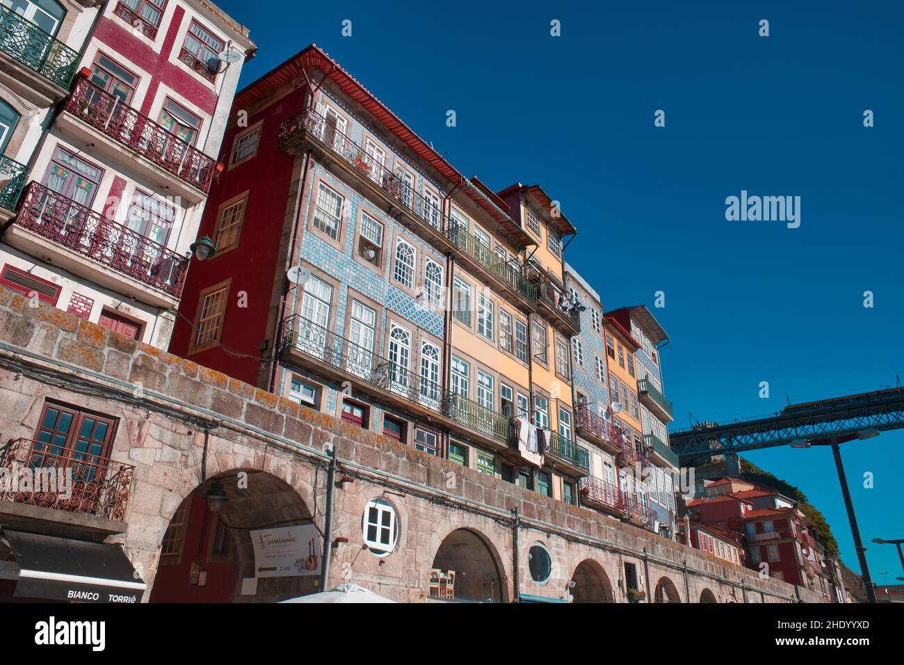 Porto tiled buildings hi-res stock photography and images - Alamy