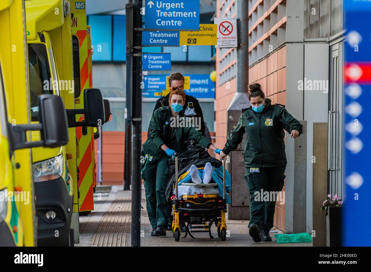 Hospital police escort hi-res stock photography and images - Alamy