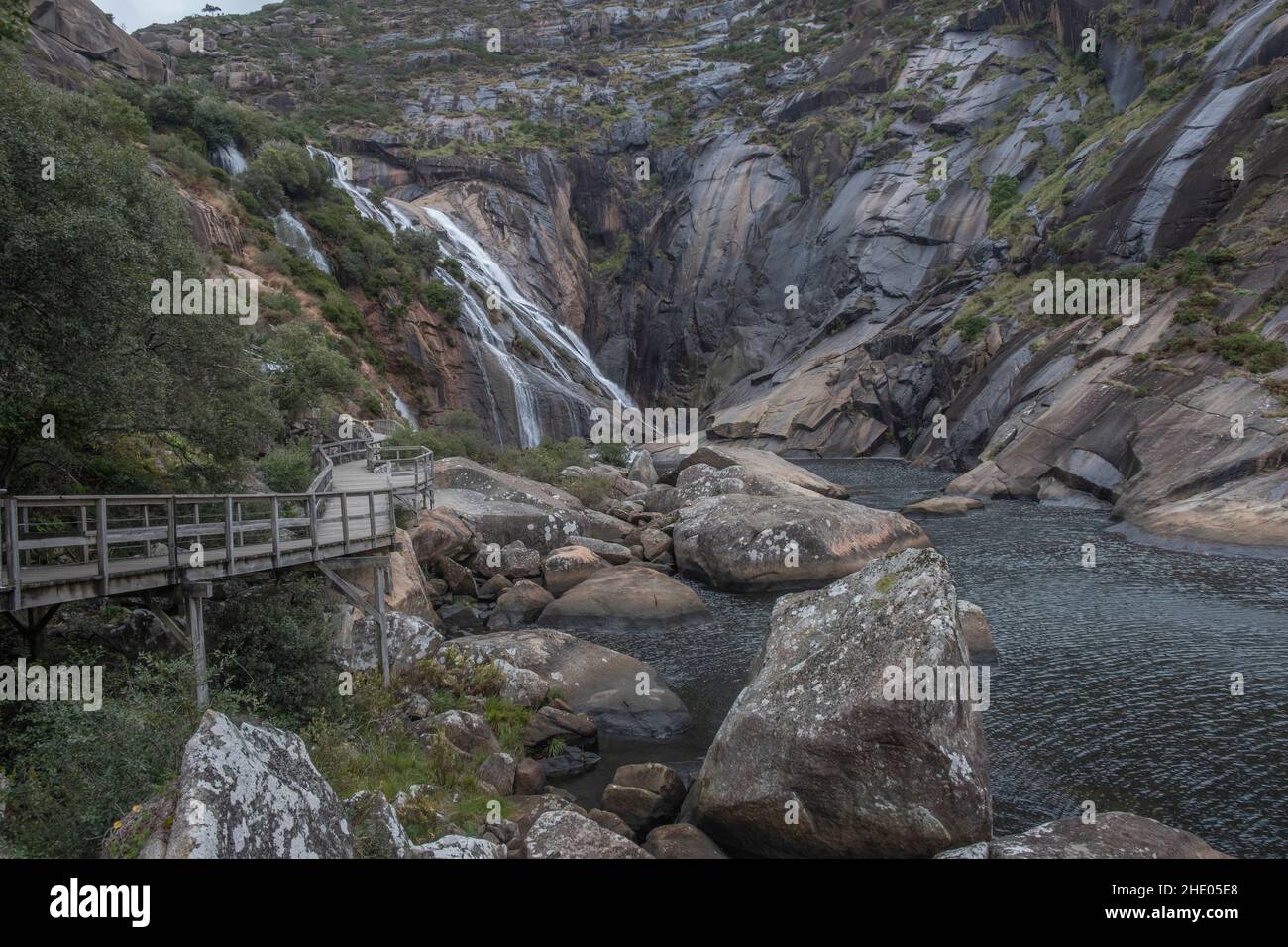 ézaro waterfall hi-res stock photography and images - Alamy