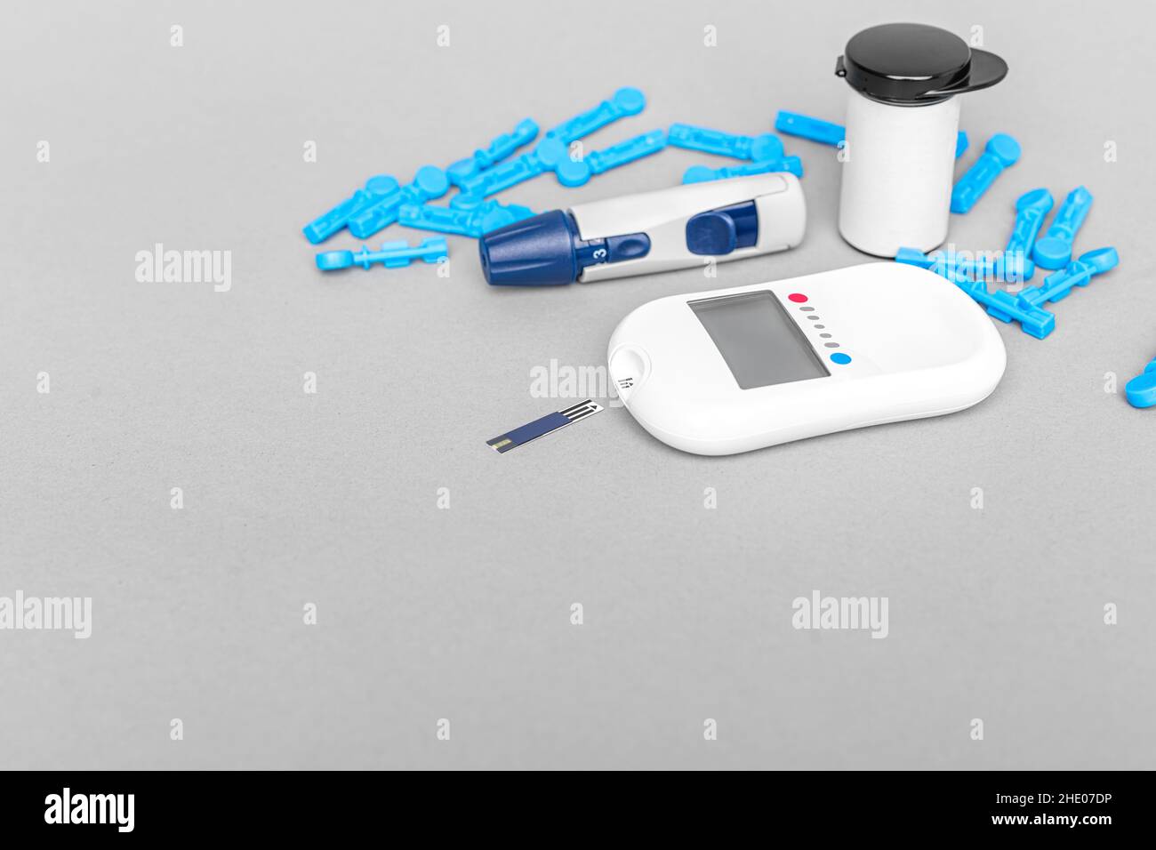 Blood glucose meter. Home kit for measuring blood sugar Stock Photo - Alamy