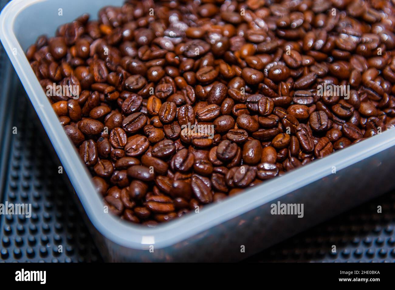 Beans in a container hi-res stock photography and images - Alamy