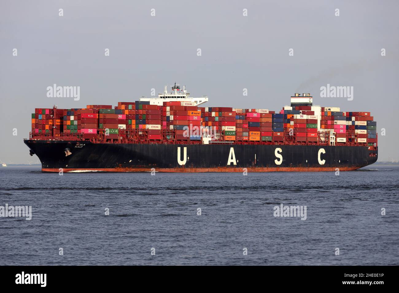 Uasc shipping container hi-res stock photography and images - Alamy