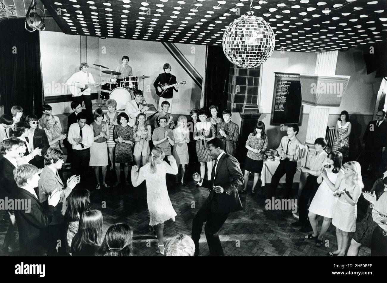 Judy geeson hi-res stock photography and images - Alamy