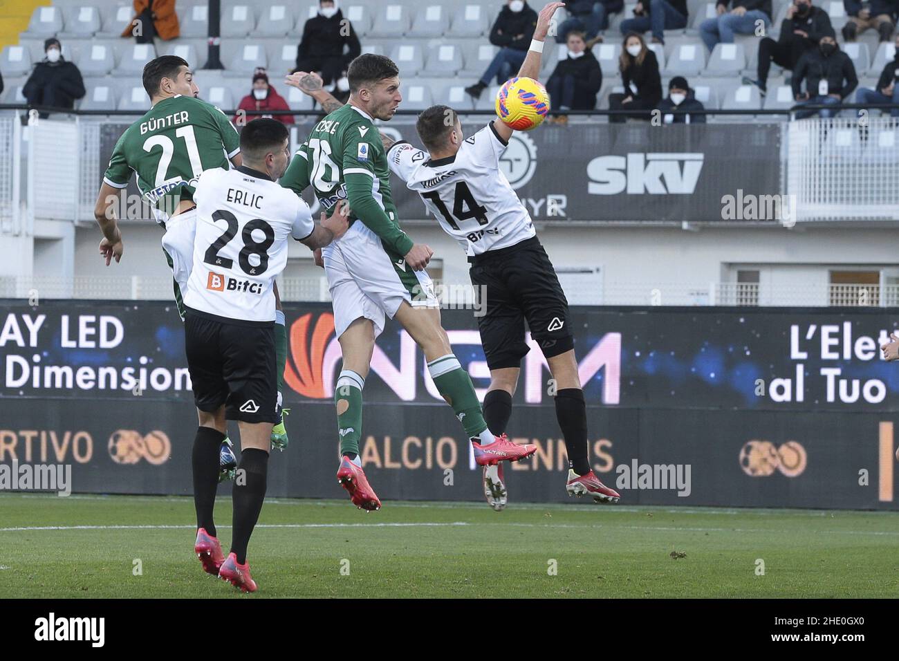 Stadio di calcio di calcio sp calcio hi-res stock photography and ...