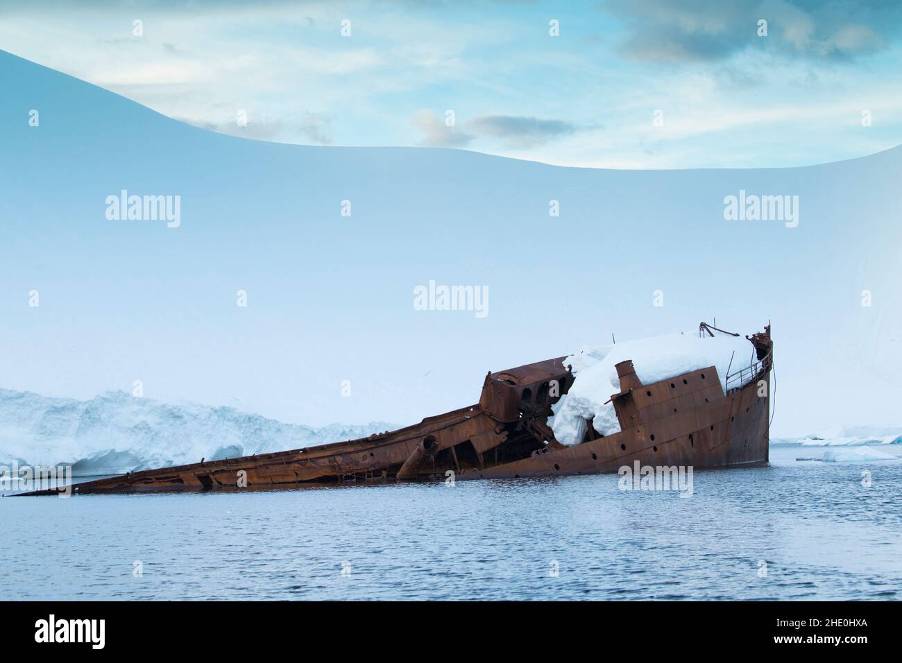 Shipwreck in southern ocean hi-res stock photography and images - Alamy