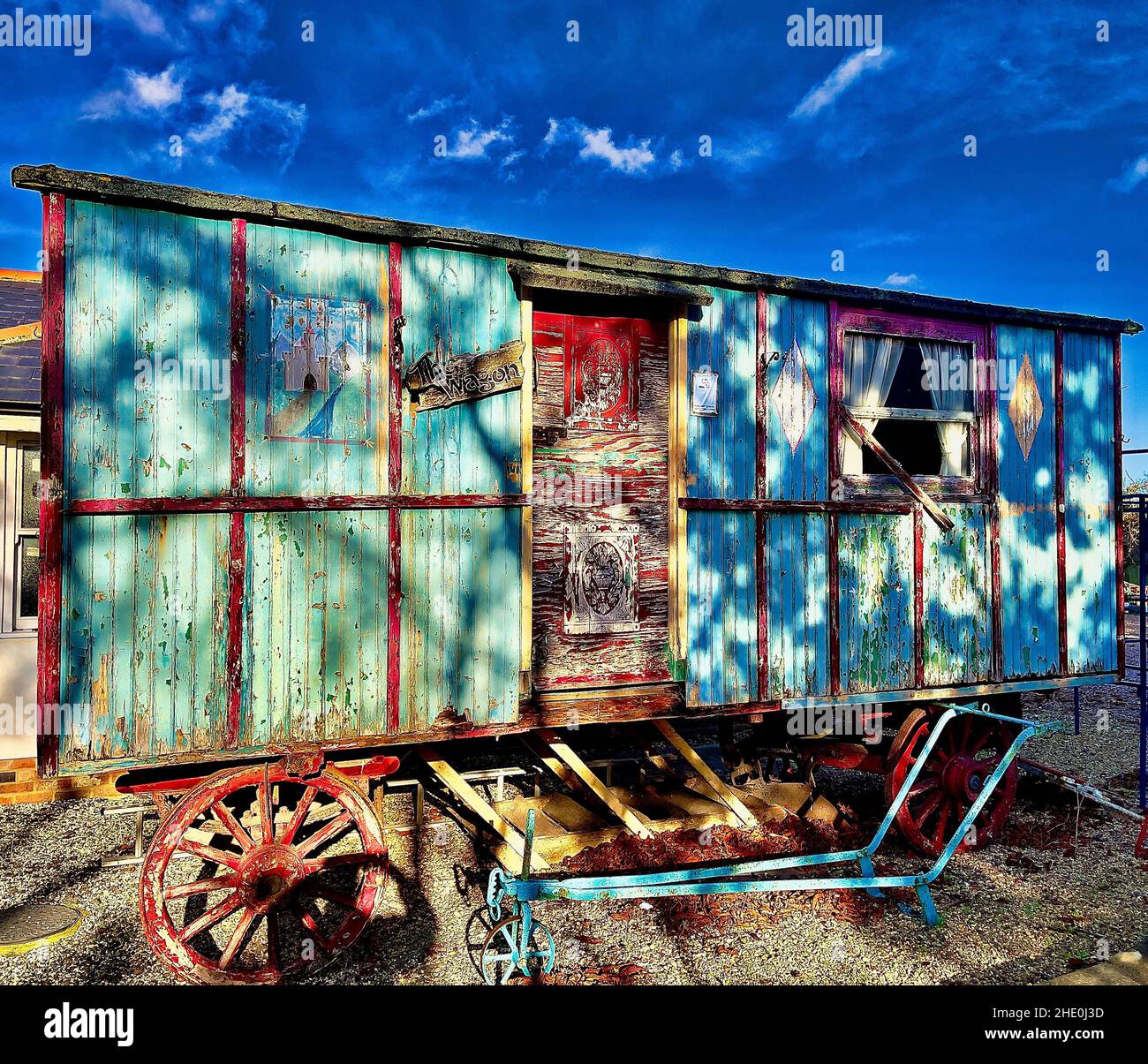 Old timber wagon hi-res stock photography and images - Alamy
