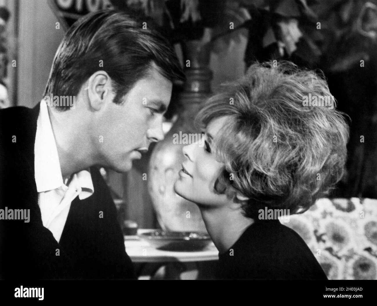 Robert wagner and jill st john Black and White Stock Photos & Images ... Robert wagner and jill st john Black and White Stock Photos & Images ...