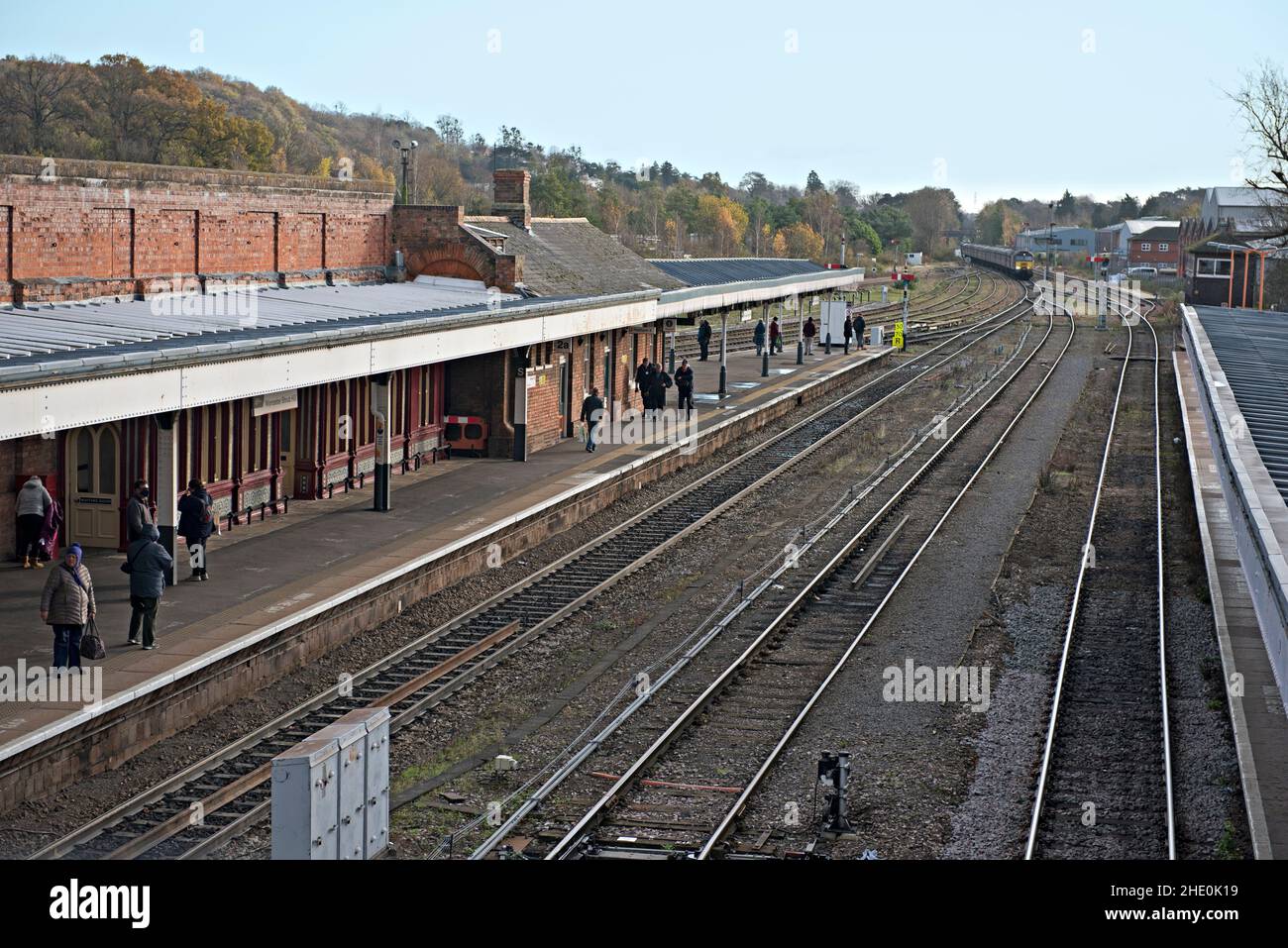 Station waiting areas hi-res stock photography and images - Alamy