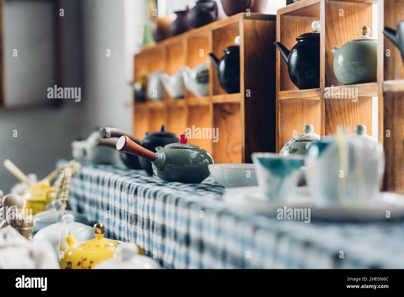 Household goods store hi-res stock photography and images - Alamy