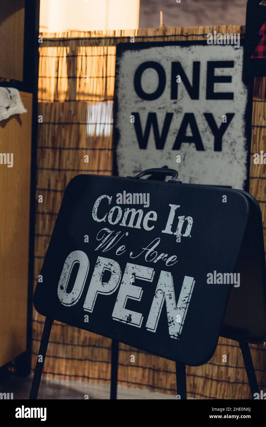 Sign saying open hi-res stock photography and images - Alamy