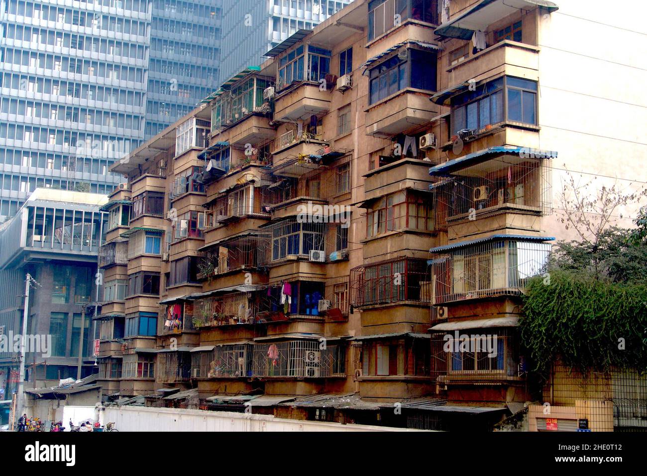 Side view of an old apartment building Stock Photo - Alamy