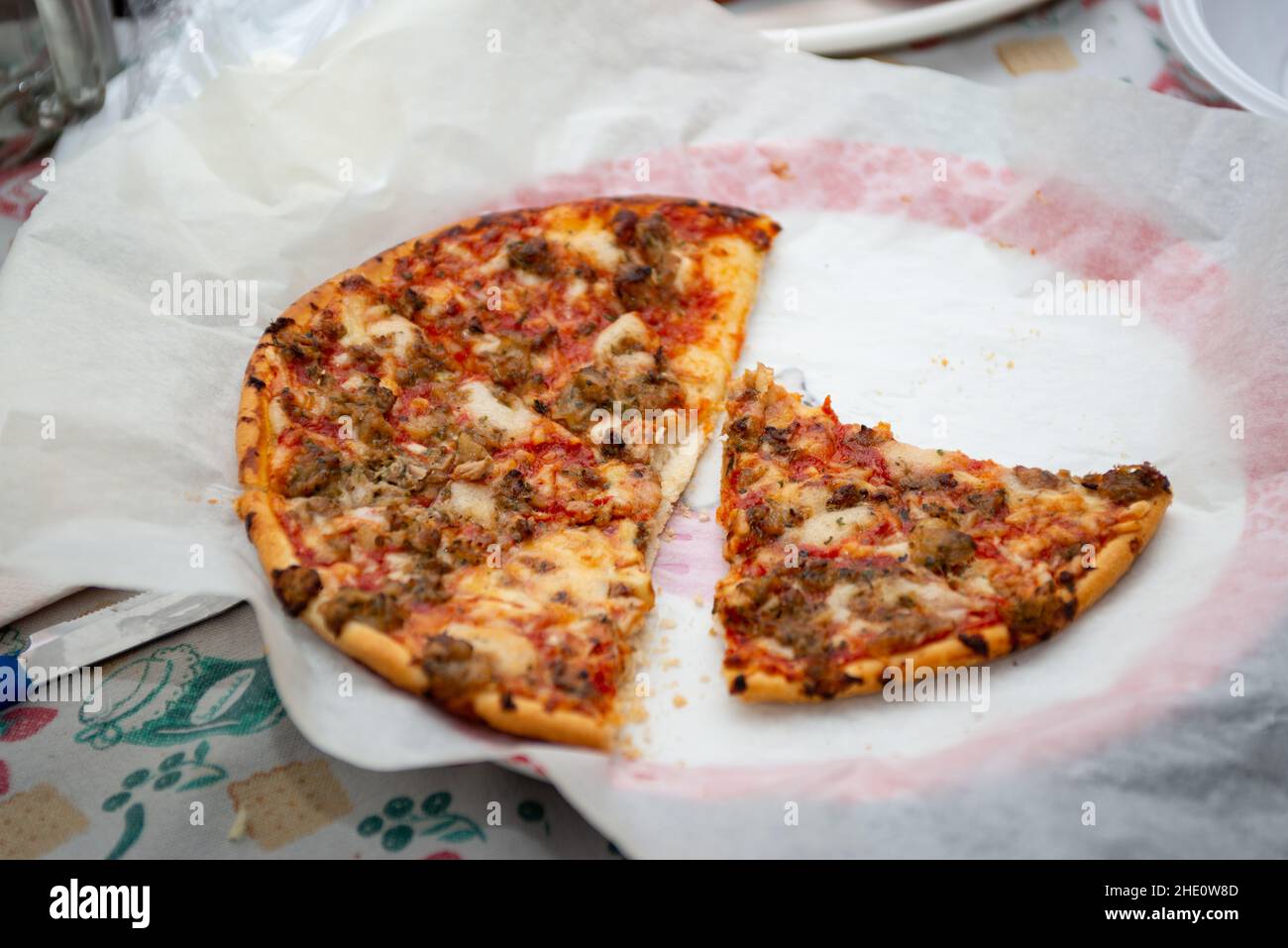 italian pizza in a pot closeup Stock Photo - Alamy