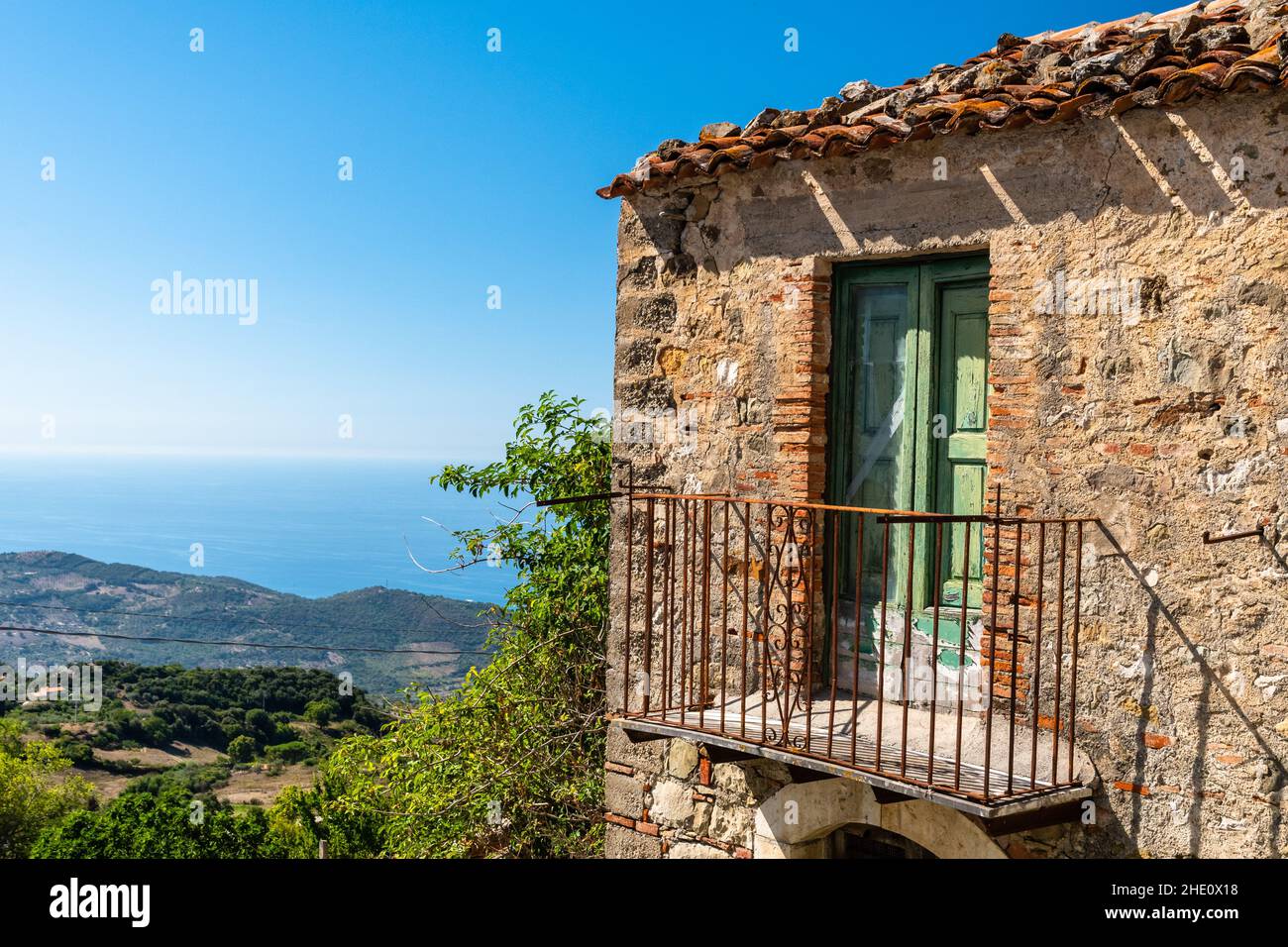 Old sicilian house exterior hi-res stock photography and images - Alamy