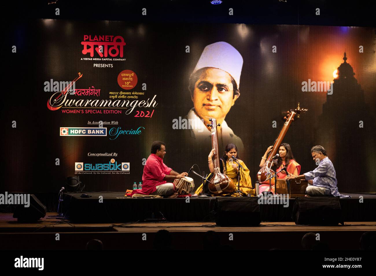 Classical vocalist Devaki Pandit along with Raya Korgaonkar on ...