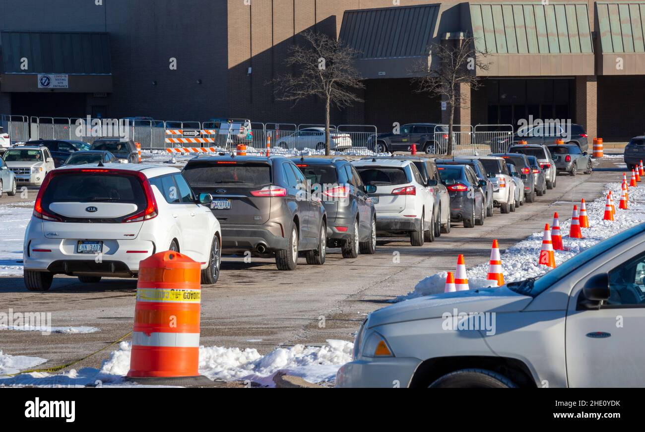 Drive thru line hi-res stock photography and images - Alamy