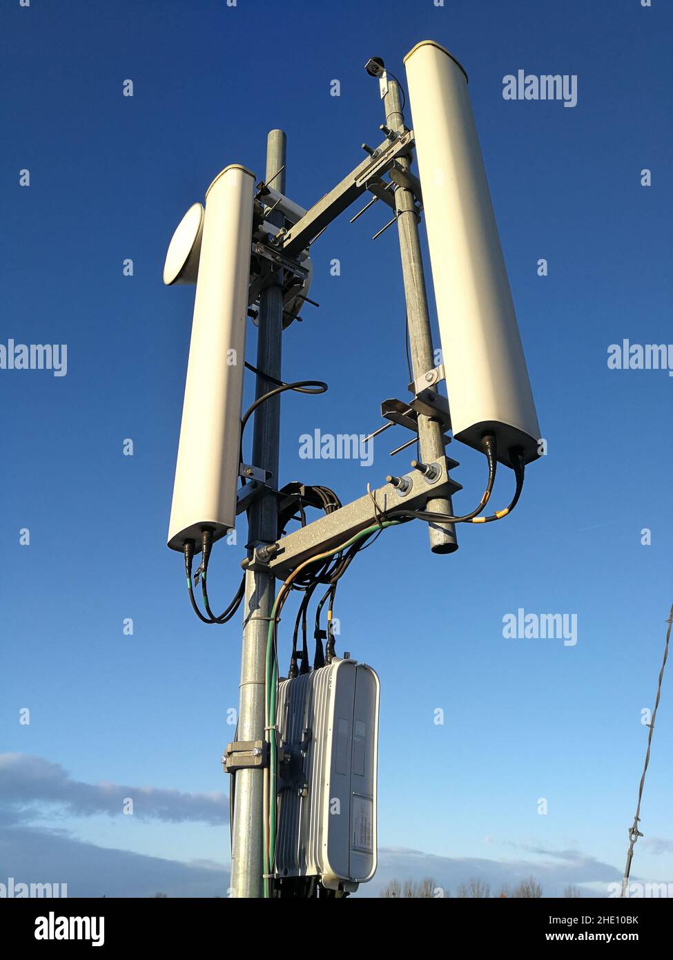 GSM (Global System for Mobile communication) base station and repeater ...