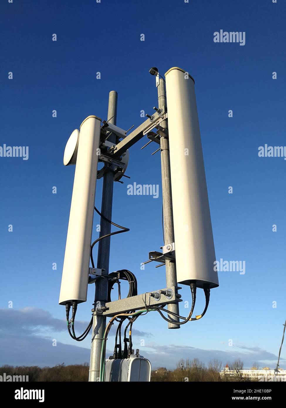 GSM (Global System for Mobile communication) base station and repeater ...