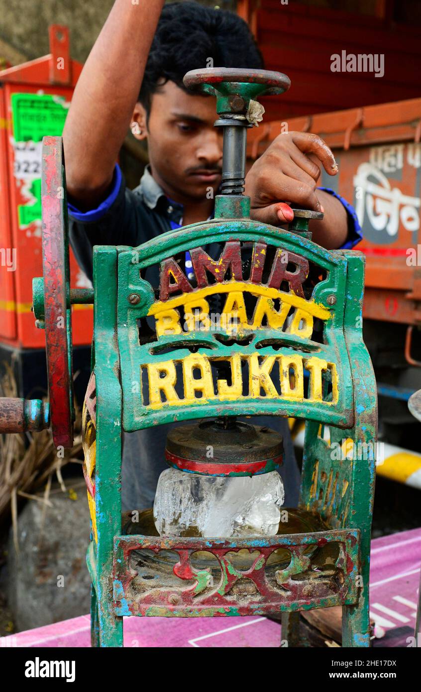 Amir Brand Rajkot ice shaving machine used in an artificial flavored ...