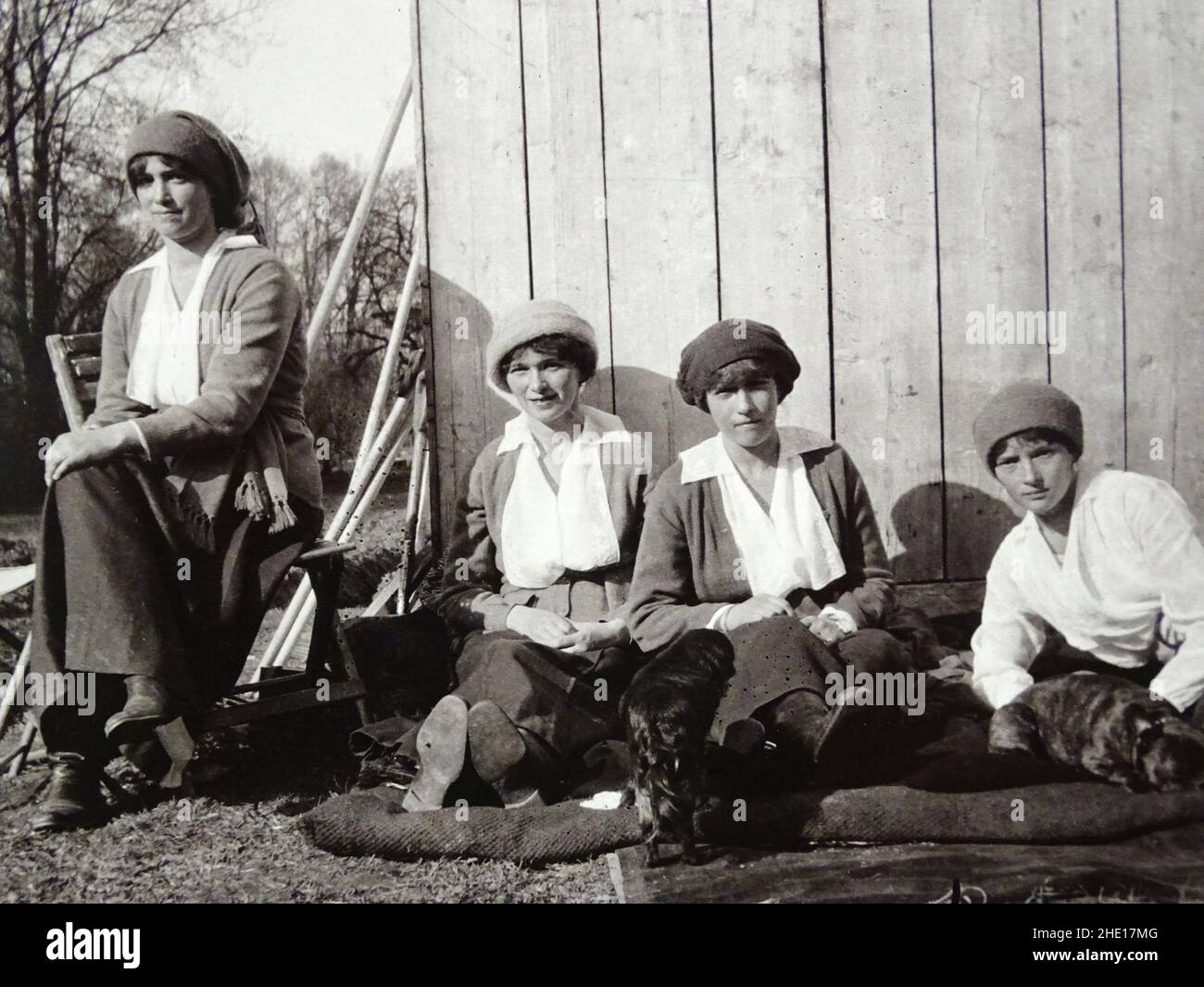 Tsar Nicholas II's four daughters, from L Grand Duchesses Marie, Olga ...