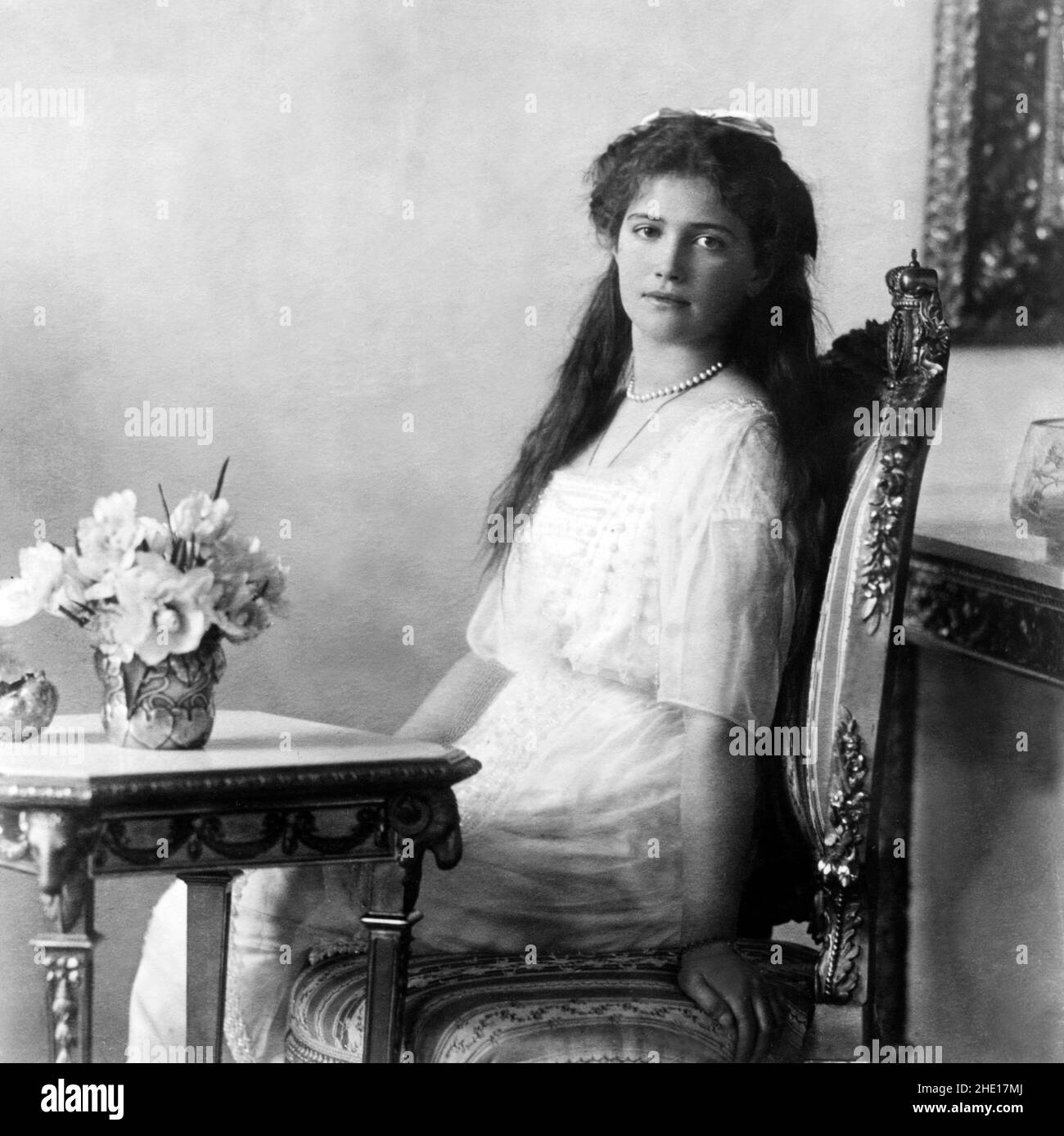 The Romanov girls - the four young daughters of Tsar Nicholas II who ...