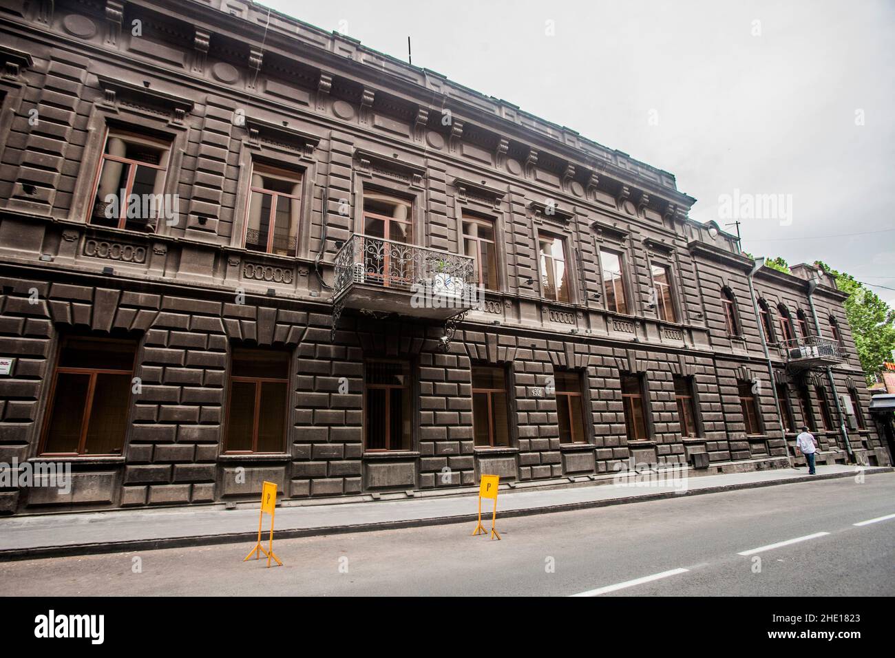 Exterior facade of an old house in Yerevan, Armenia Stock Photo - Alamy