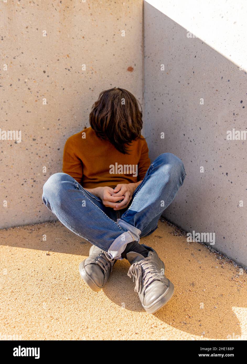 Sad corner people hi-res stock photography and images - Alamy