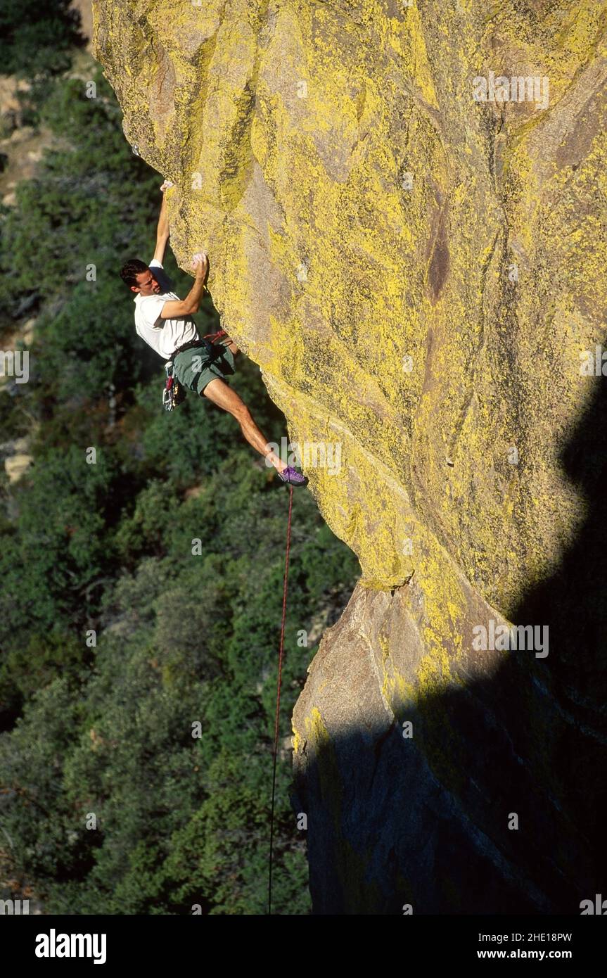 Single pitch rock climbing hi-res stock photography and images - Alamy