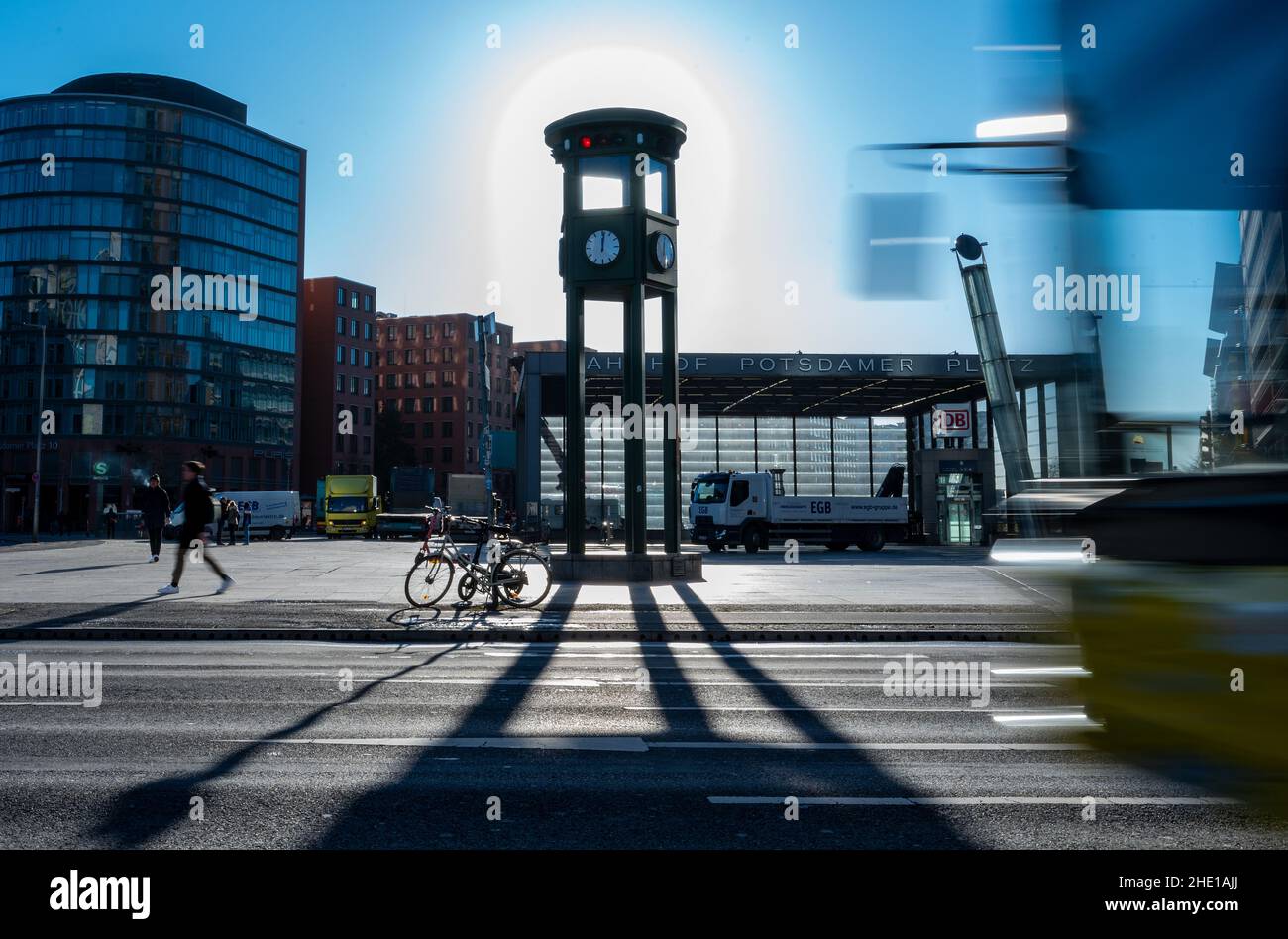 Berlin, Germany. 06th Jan, 2022. A bus drives past the replica of the ...