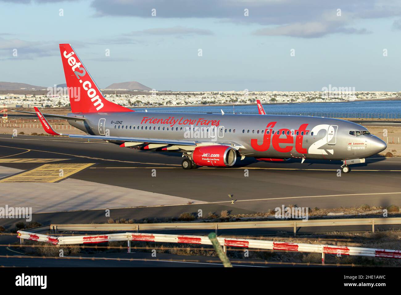 Jet2 com logo hi-res stock photography and images - Alamy