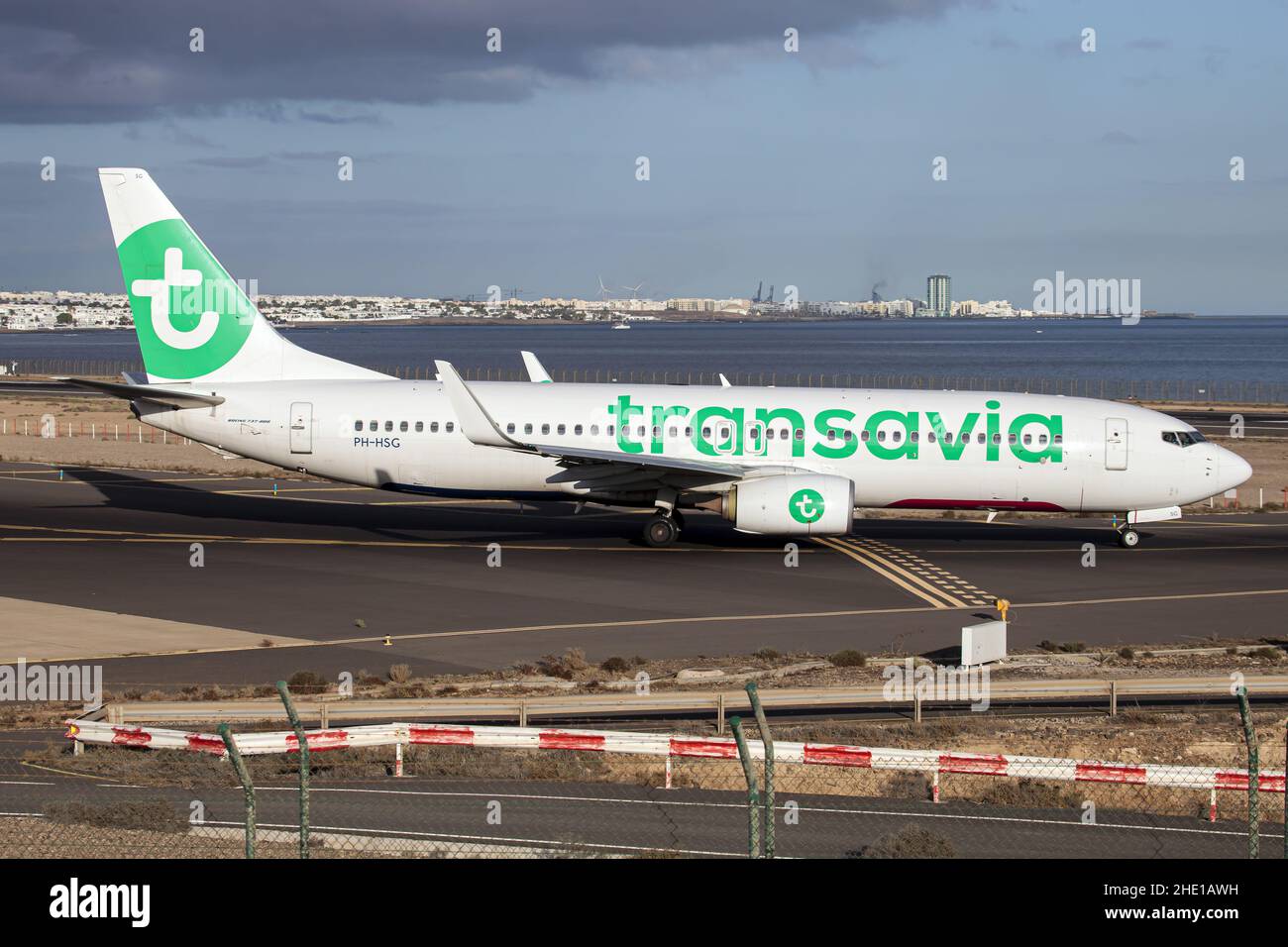 Transavia logo hi-res stock photography and images - Alamy